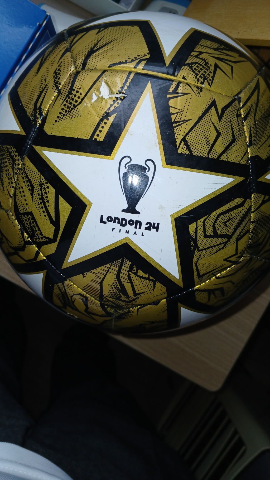 Bola adidas Uefa Champions League Club 23/24 Knockout IN9330 - Marrom ...